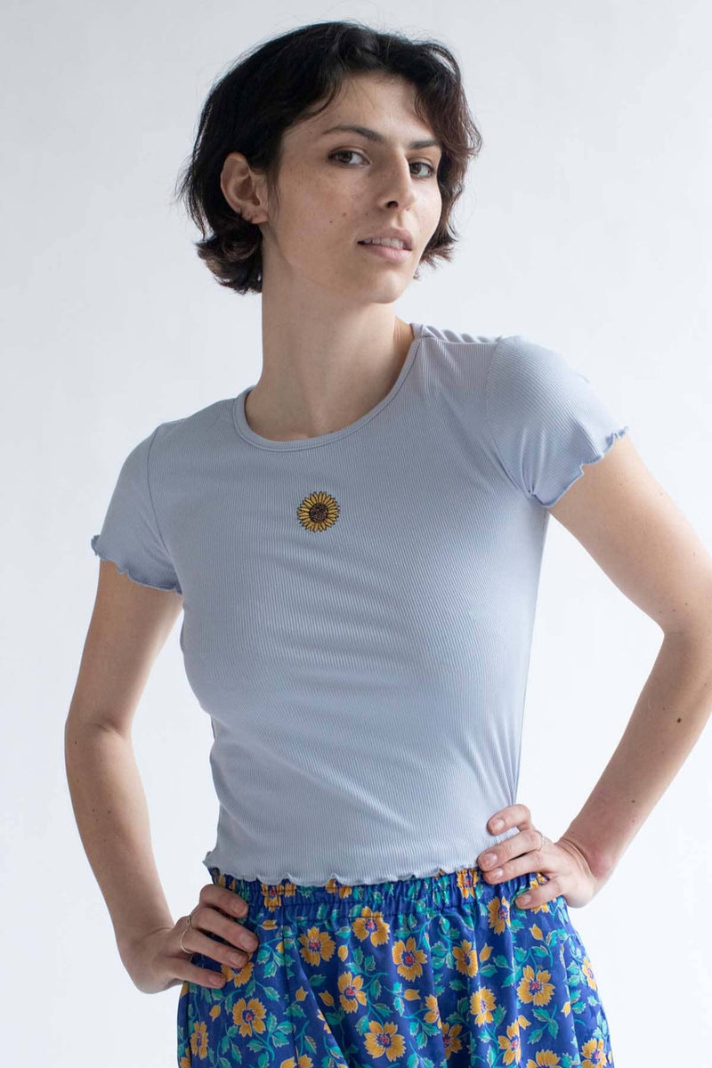 Daisy Embroidered Periwinkle Tee – Ragstock